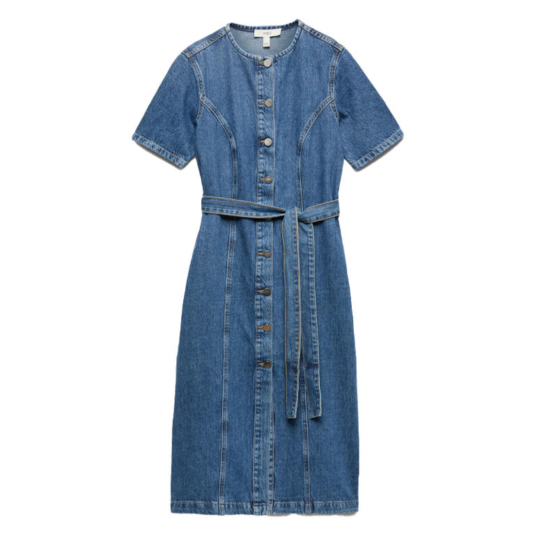Forget jeans, when it comes to summer denim, Lorraine Kelly proves it's ...