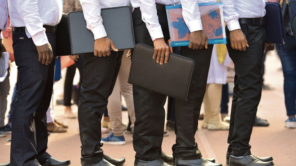 Americans filing for unemployment benefits hit highest level in four ...
