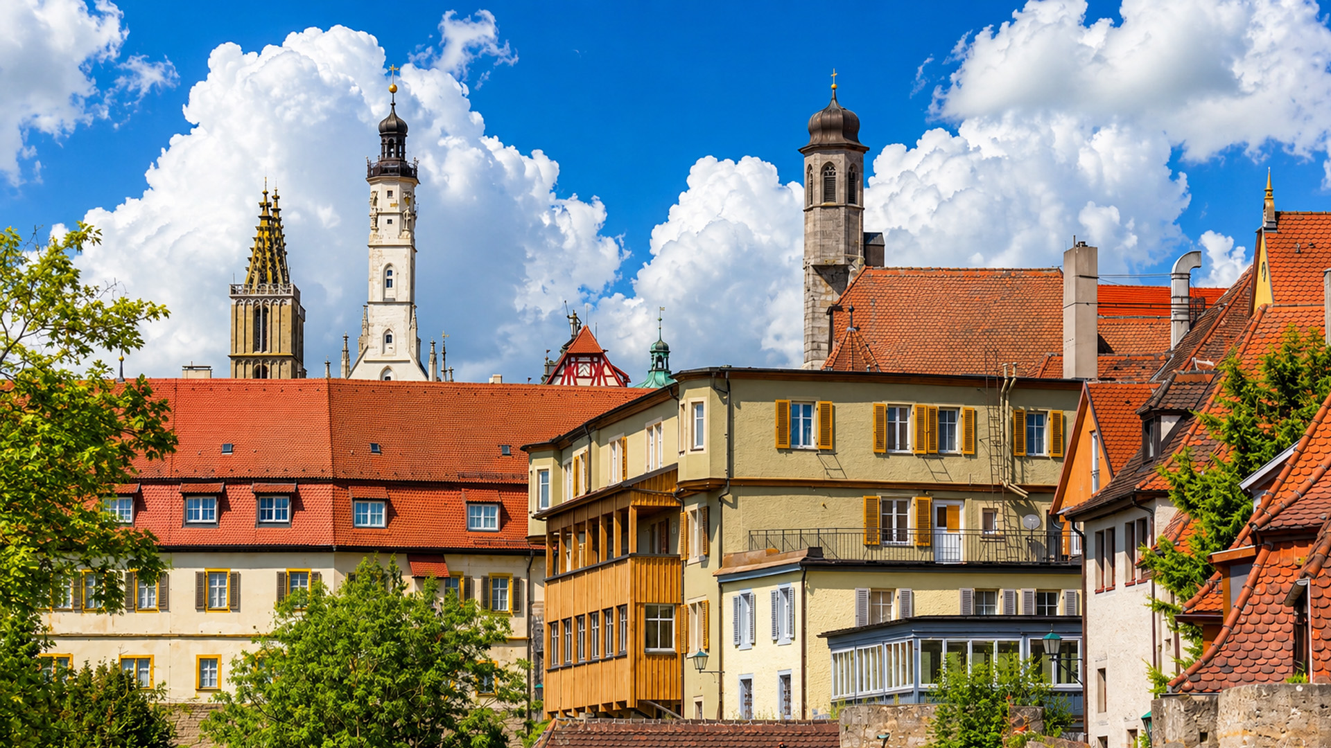 Explore the historic streets of Rothenburg ob der Tauber (4K)