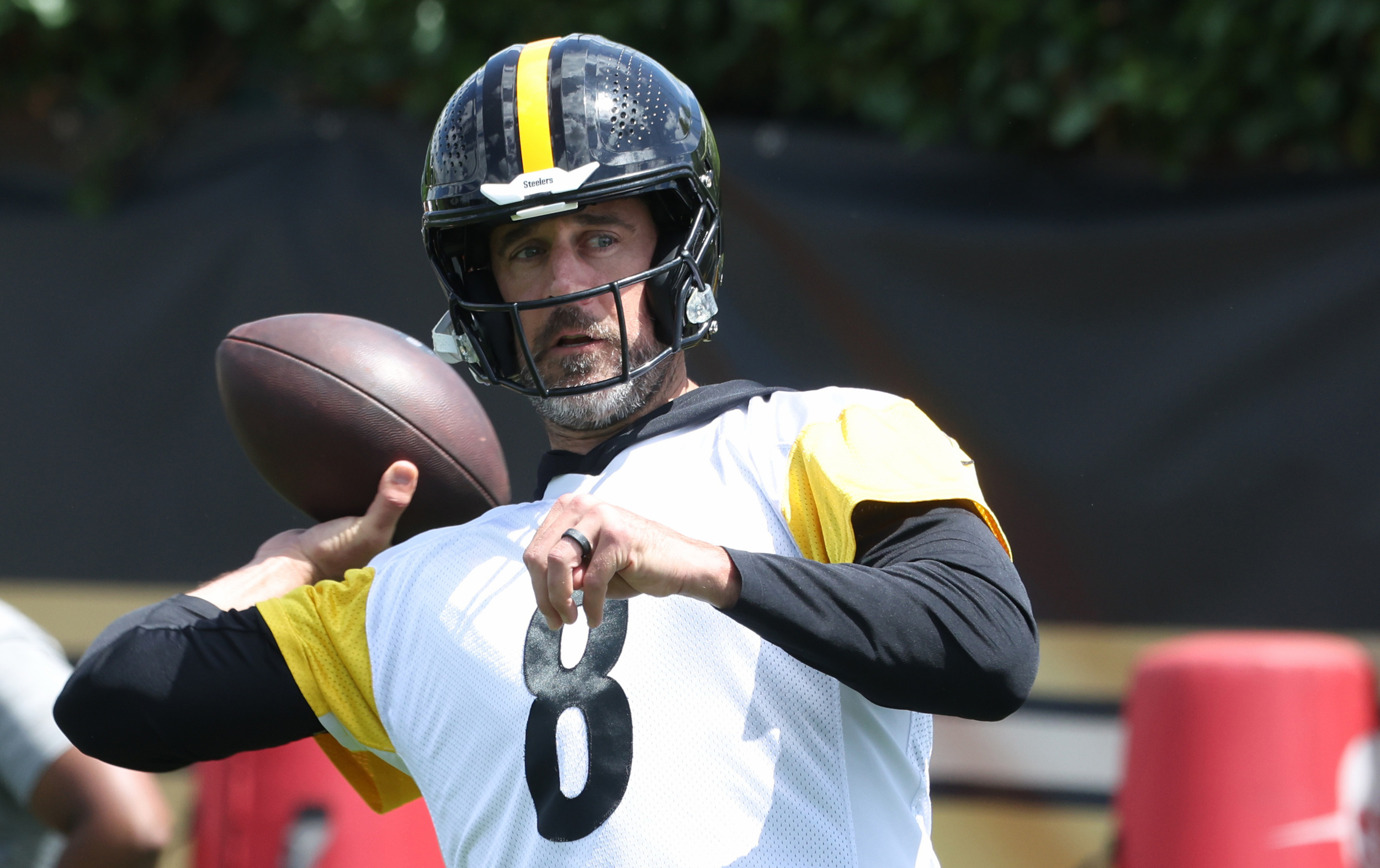 Steelers urged to make QB change after Aaron Rodgers move