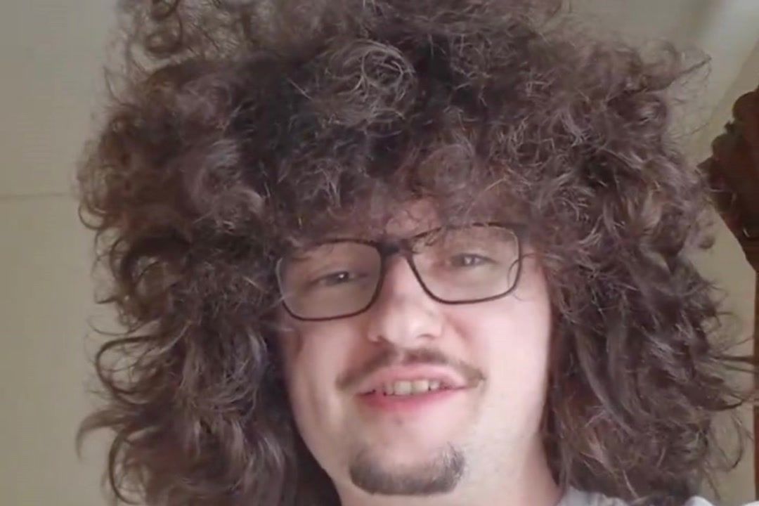 United Strand reveals World Cup hair stunt
