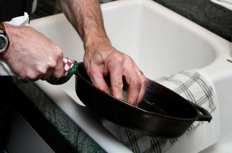 How to clean a cast-iron skillet in 4 easy steps (they’re less high ...