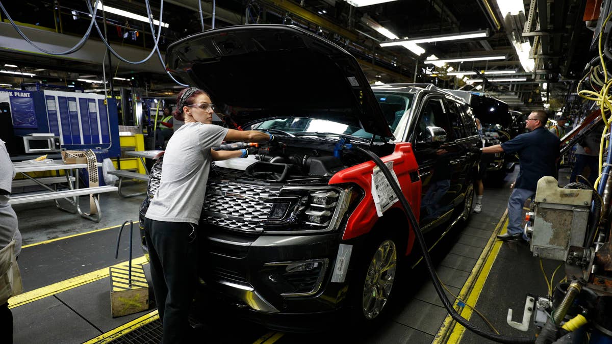 Ford recalls 420,000 SUVs for a dangerous issue