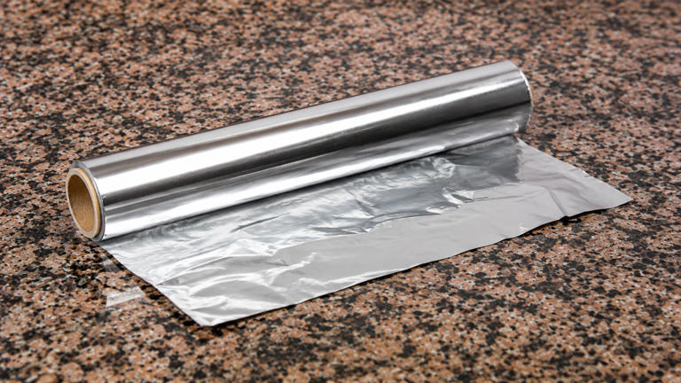 Poner papel aluminio debajo del módem de WiFi: para qué sirve y por qué ...