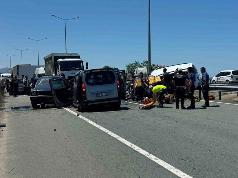 Rize’de ters yöne giren yaşlı sürücü kazaya neden oldu: 2 ölü, 3 yaralı