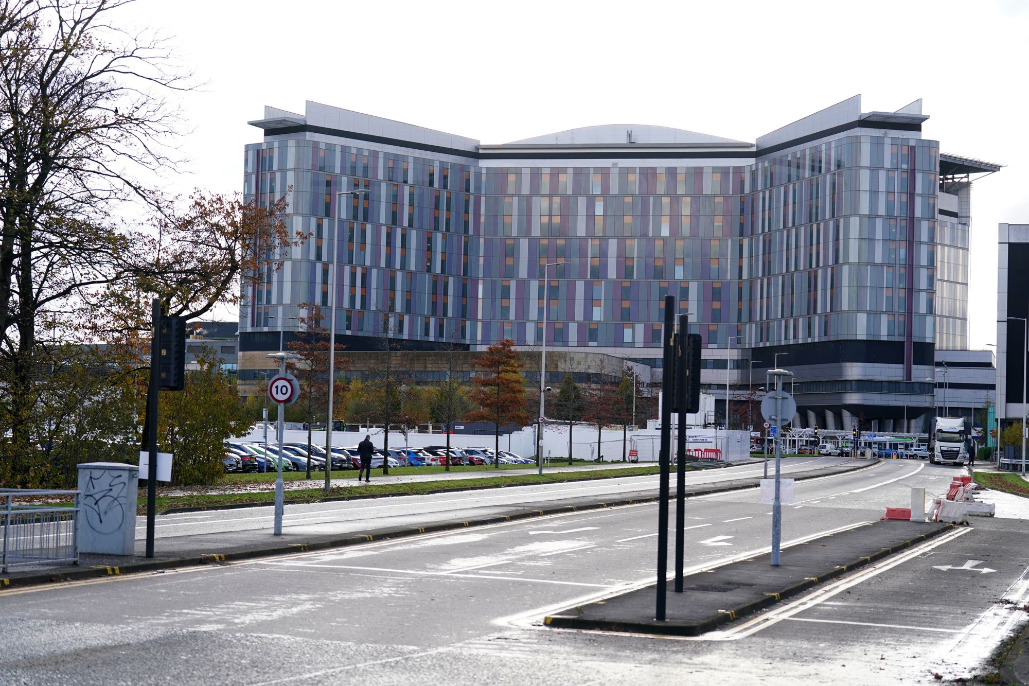 Parents condemn 'failure' over maternity unit delays and safety fears