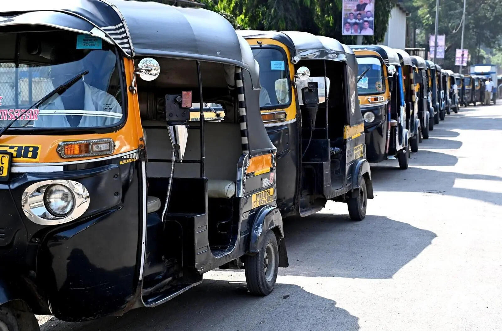 Marathi training for autorickshaw and taxi drivers begins at Mumbai RTOs