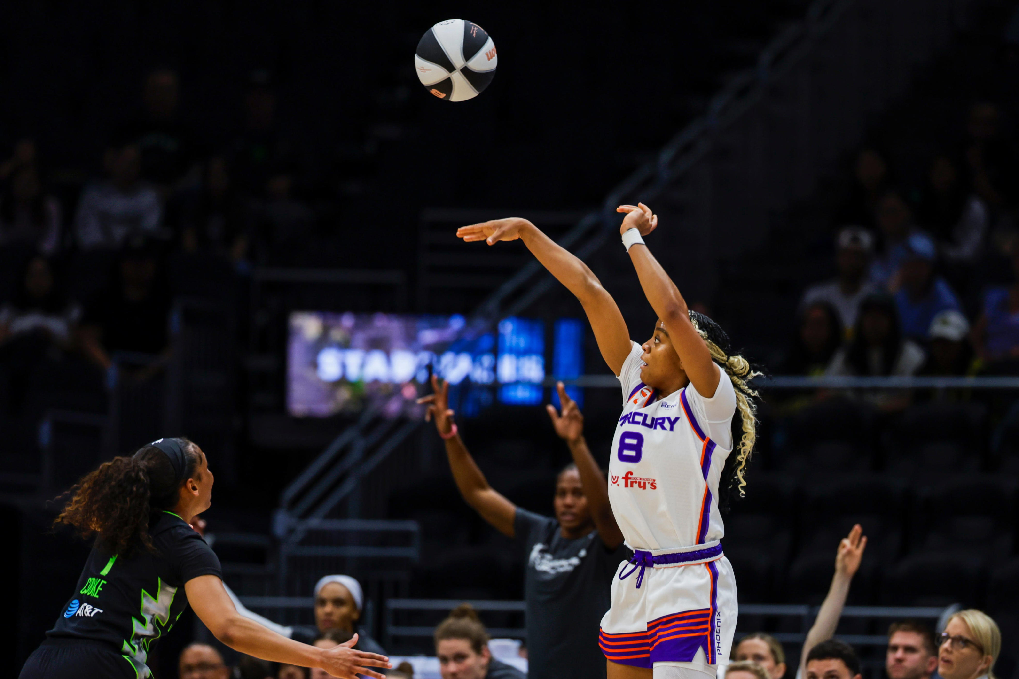 Arizona digest. Mercury win without stars in Portland