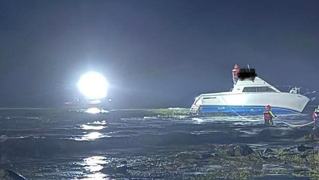 Injured boater rescued after vessel runs aground on rocks in Wells