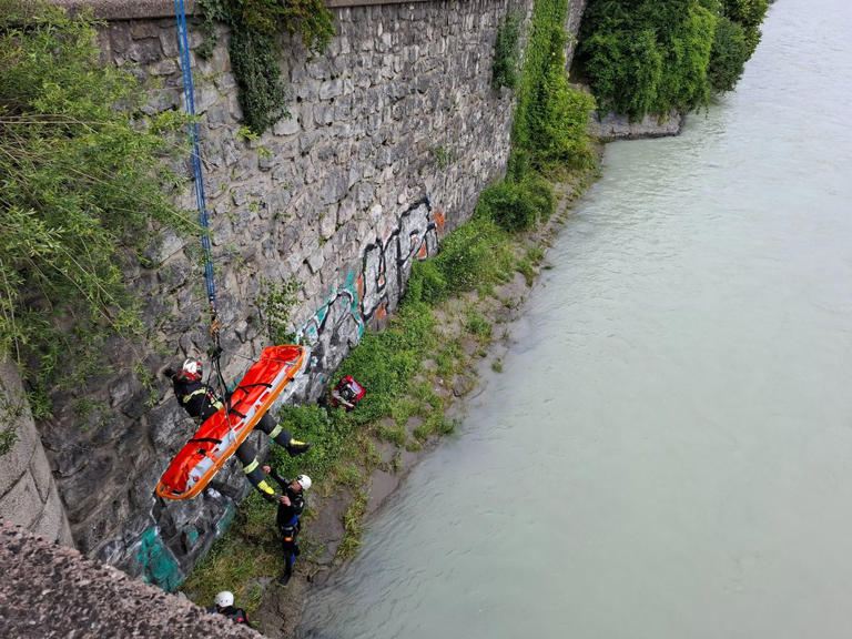 Mann stürzte sieben Meter bei Innsbrucker Unibrücke auf das Innufer ab