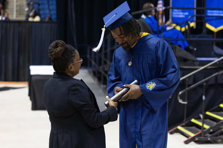 JR Smith graduates from North Carolina A&T, fulfilling a promise years ...