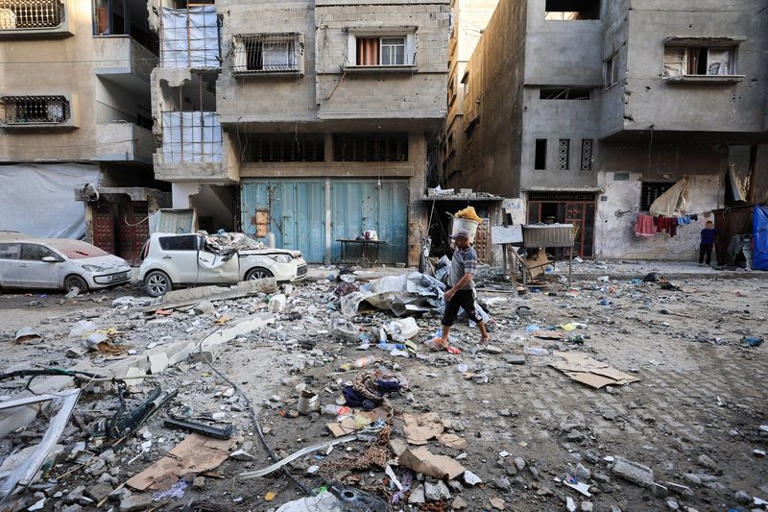 Israeli strikes kill 10 people in Gaza, medics say