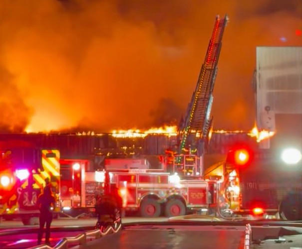 Crews attack business fire in Spartanburg Co.