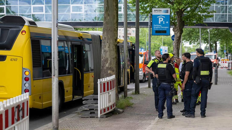16 Verletzte bei Vollbremsung von BVG-Bus