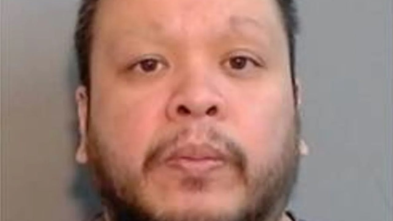 Suburban Chicago man charged after Illinois Tollway worker killed on I-294