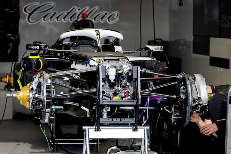 Why Mercedes drivers resist team orders in growing F1 title fight