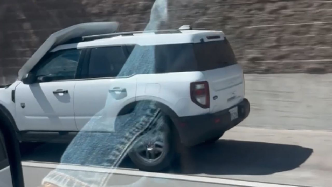 Ford Bronco's hood flies up and crashes into the windshield