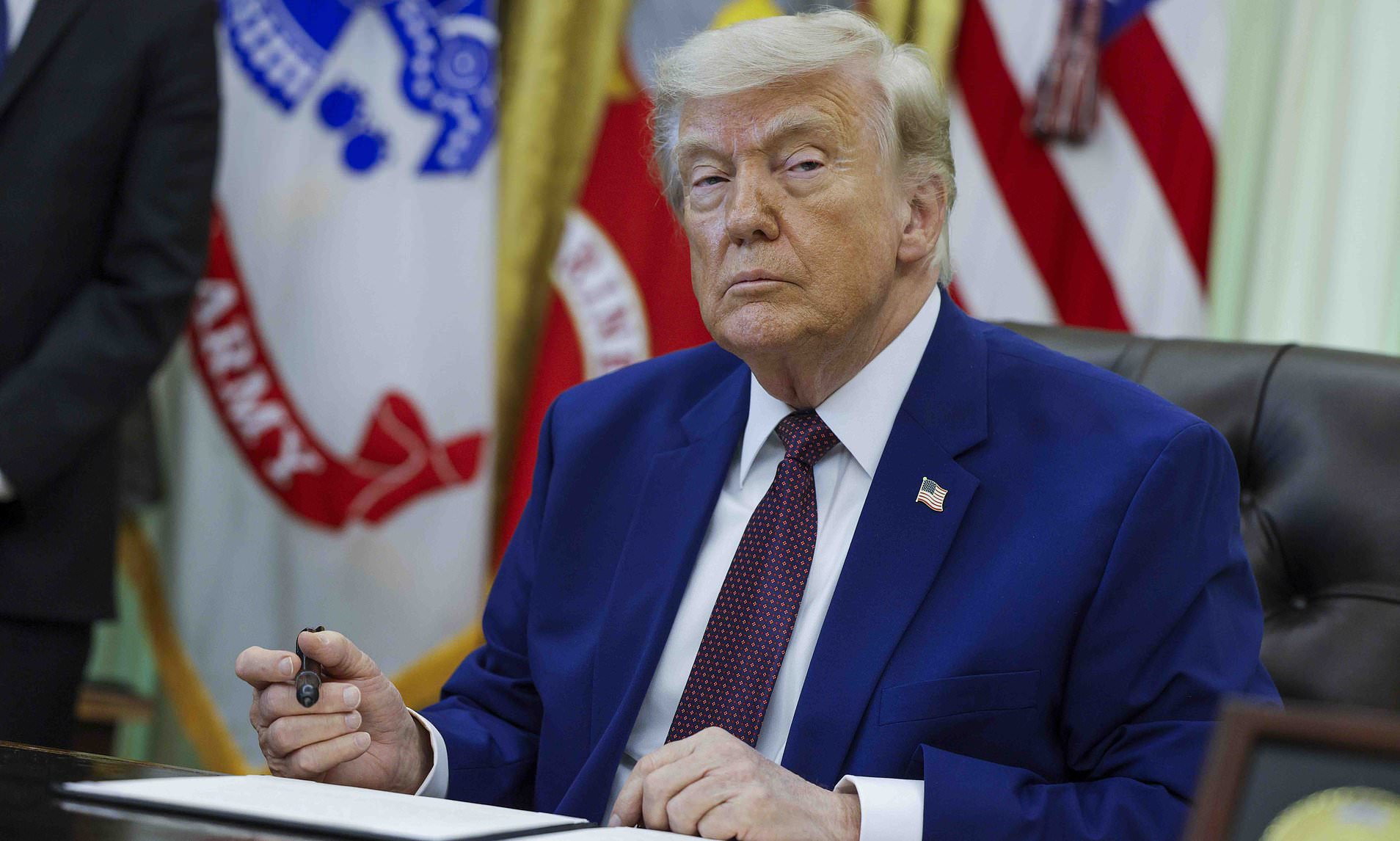Trump rages at Republicans after being stripped of Iran war powers