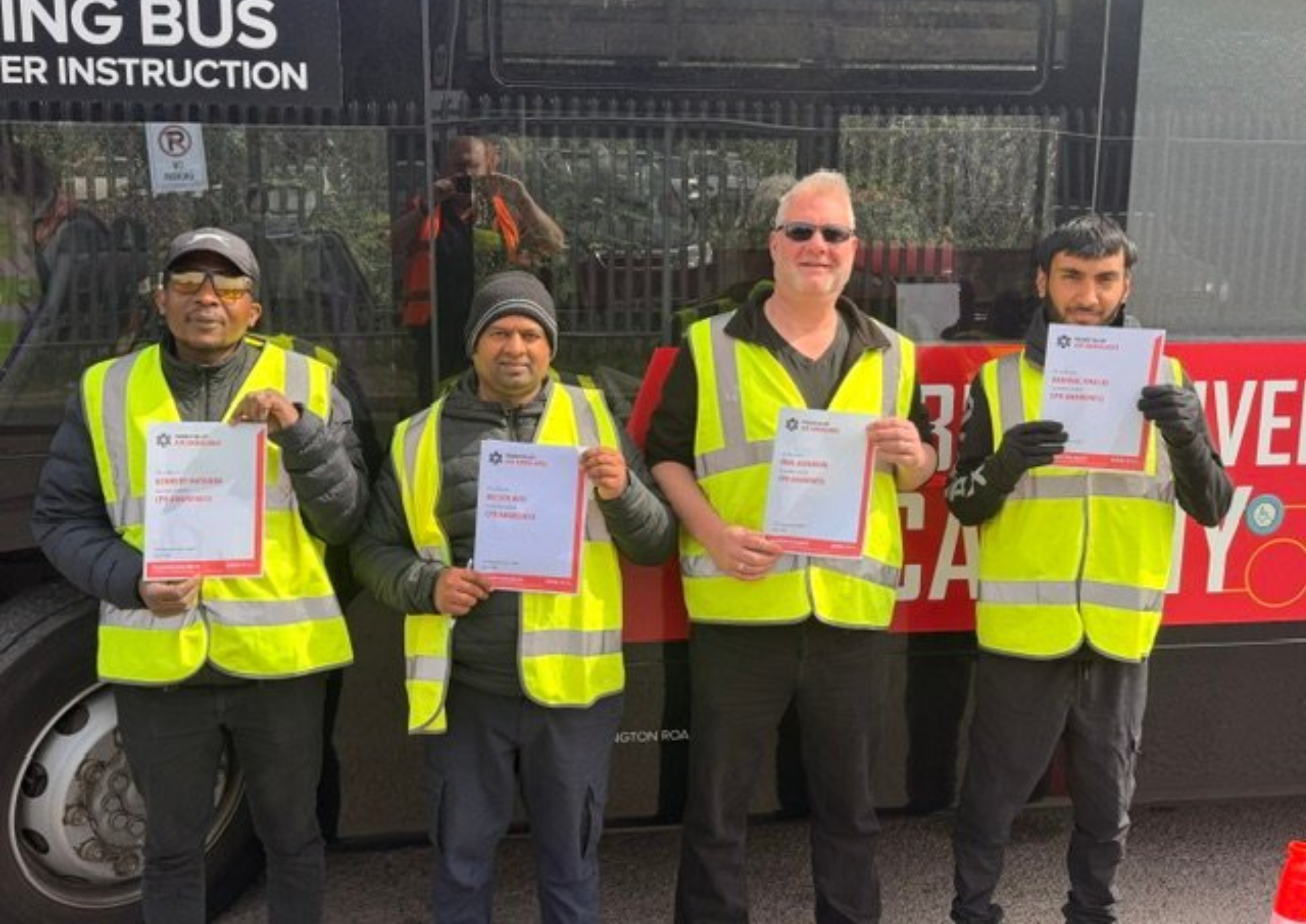 Bus drivers trained to give life-saving CPR by Thames Valley Air Ambulance