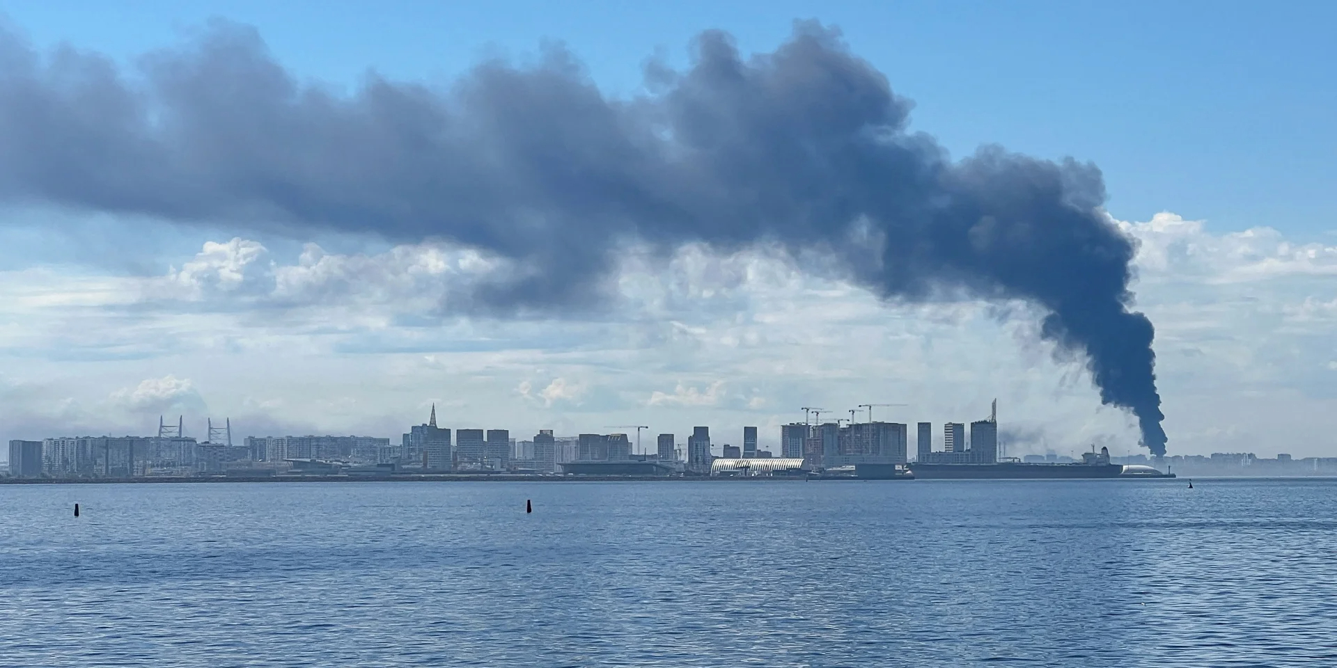 Drones strike Russian Svetlyak-class patrol ship in Crimea - video