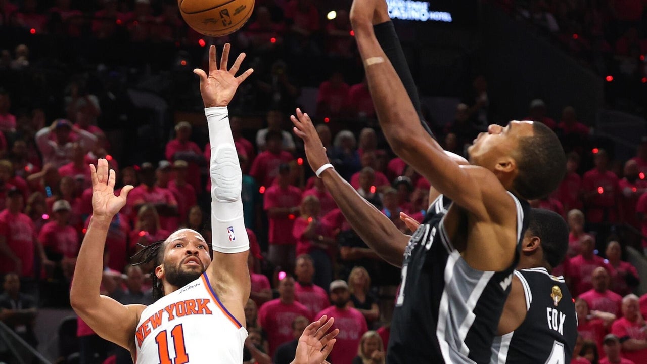 Knicks overcome 14-point deficit to beat Spurs in Game 1 of NBA Finals