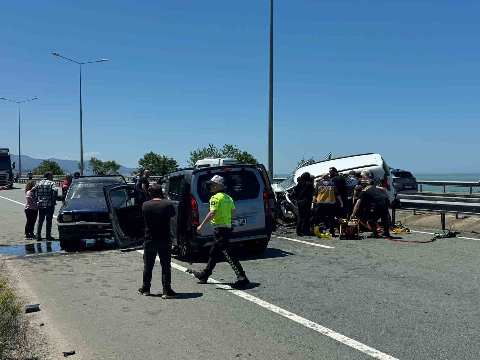 Rize’de ters yöne giren yaşlı sürücü kazaya neden oldu: 2 ölü, 3 yaralı
