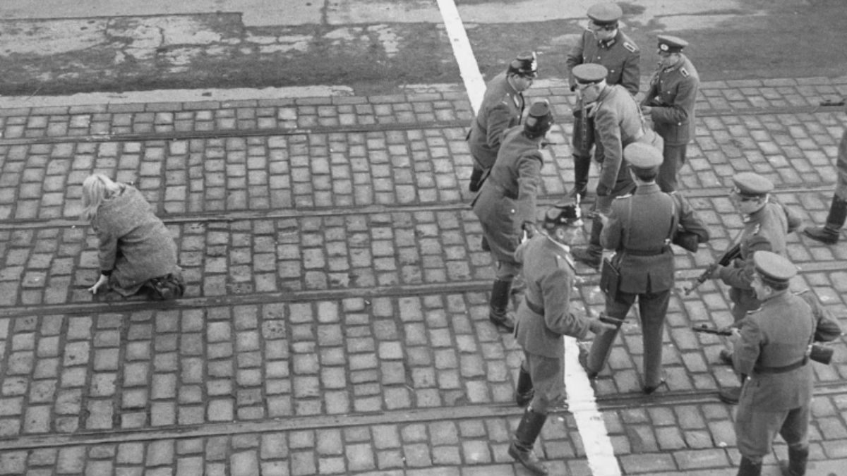 20 images from the Cold War