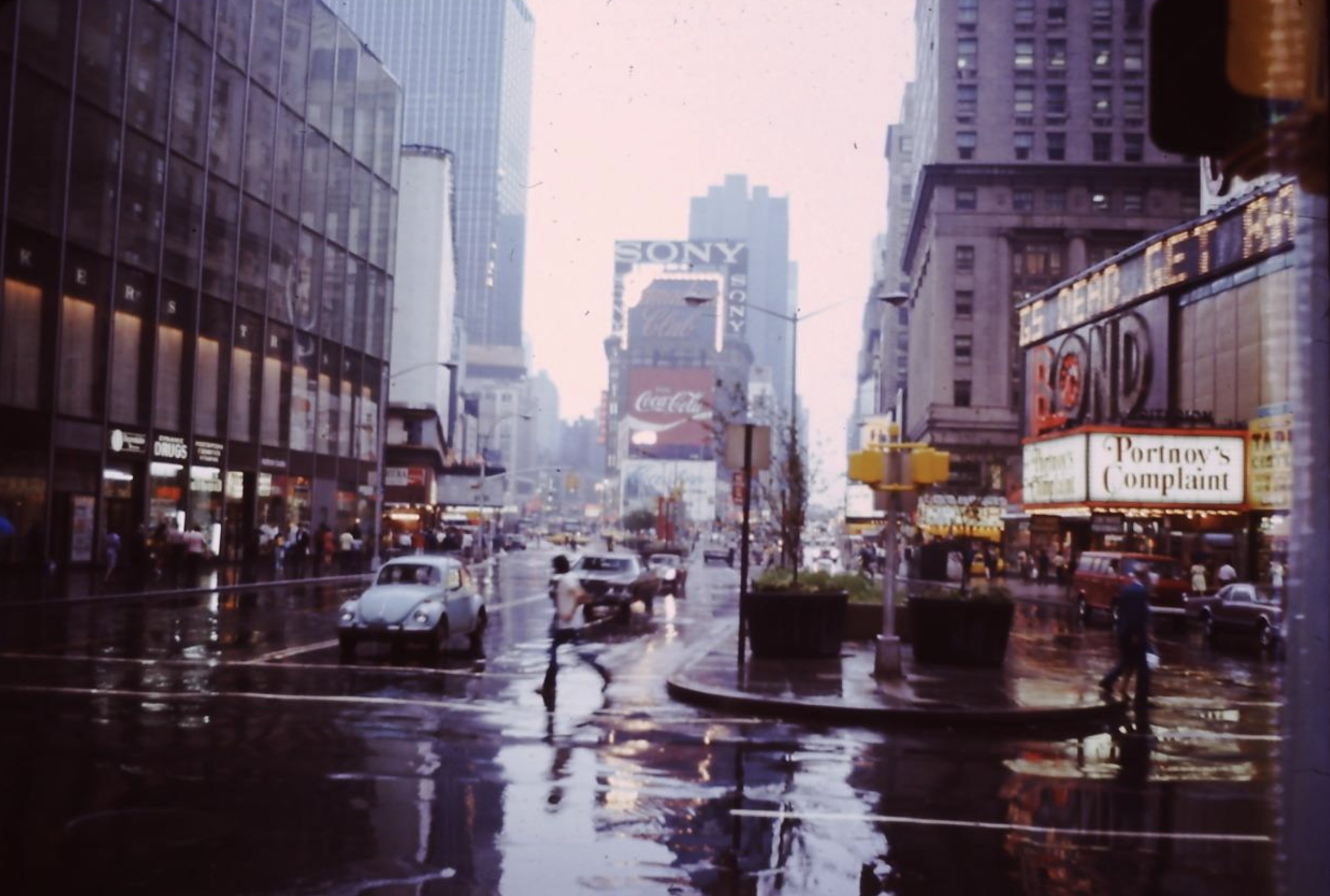 15 grimy pics of Times Square in the '70s & '80s