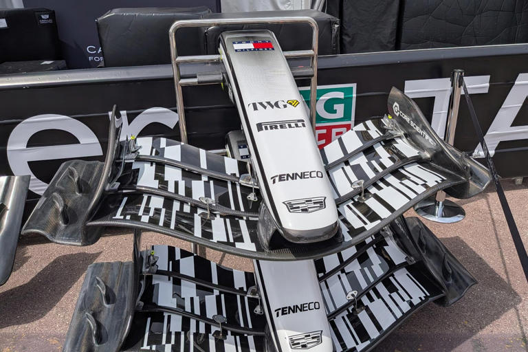 Why Mercedes drivers resist team orders in growing F1 title fight