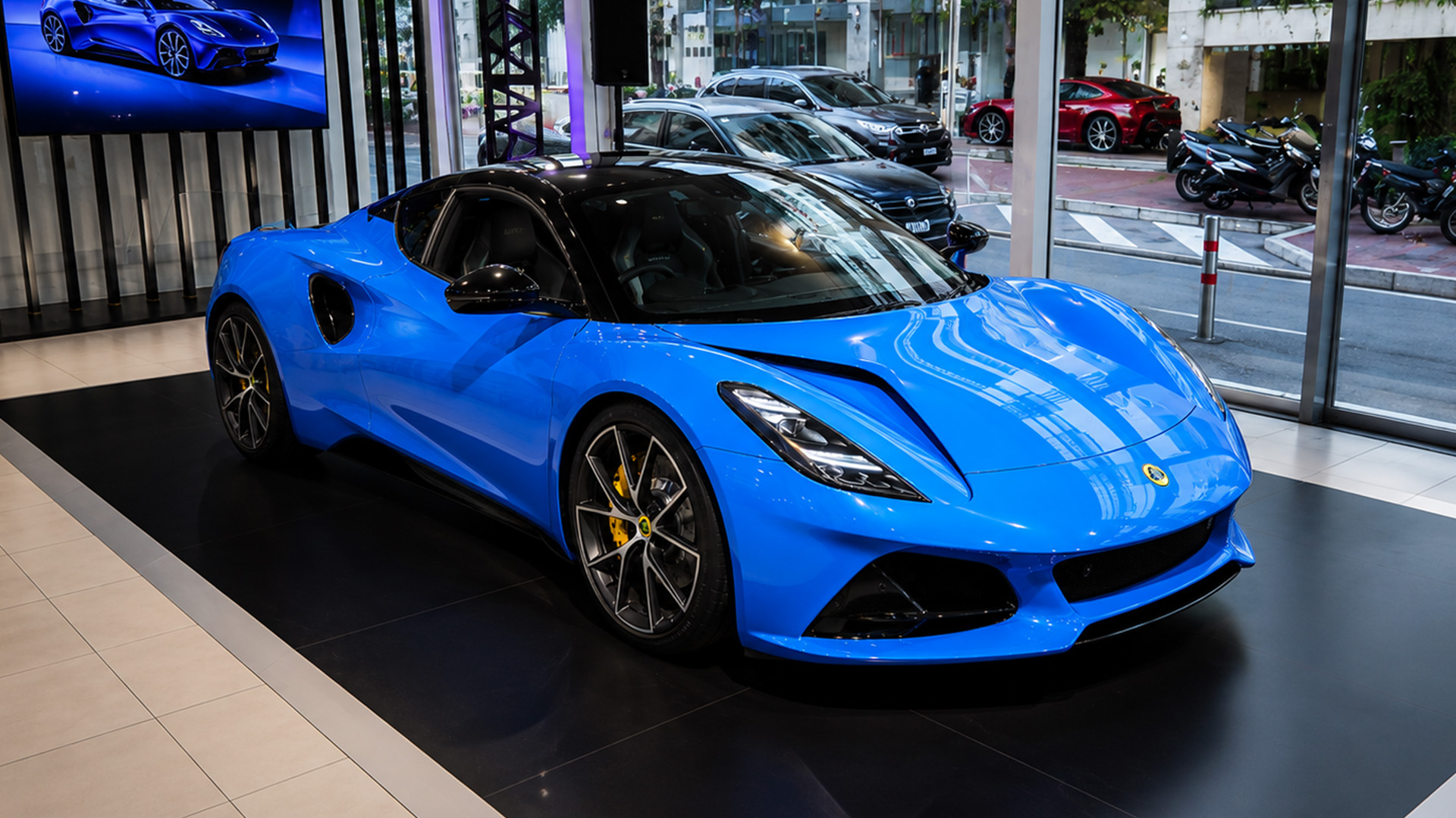 Taking a closer look at the new Lotus Emira