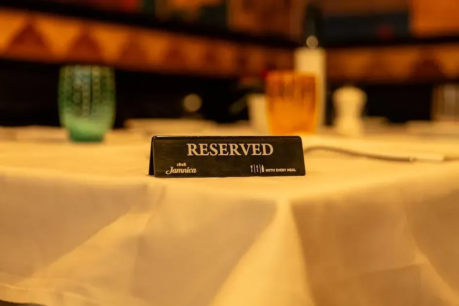 8 restaurant rules too many customers continue to ignore