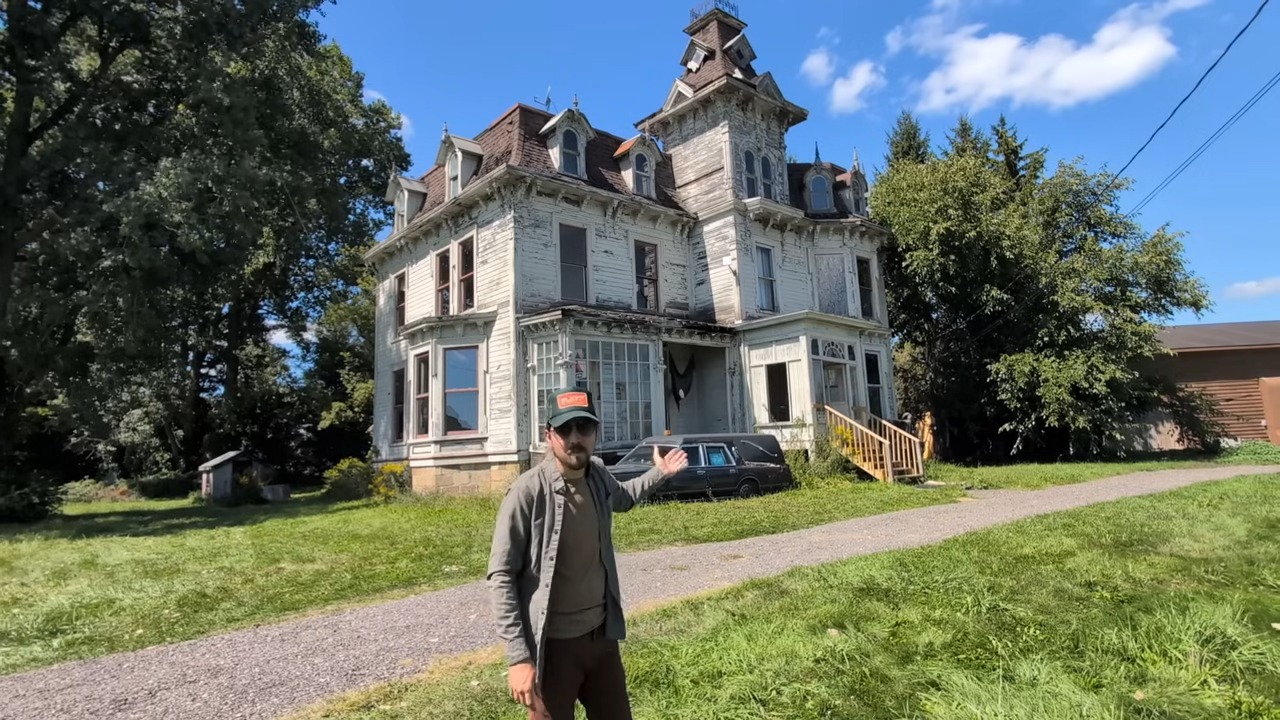 He toured an 1876 mansion - "They displayed bodies here" - then the ...