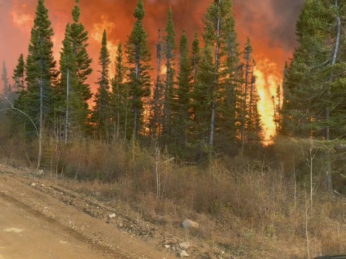 Feux de forêt : le brasier « Timmins 9 » brûle maintenant sur 1100 hectares