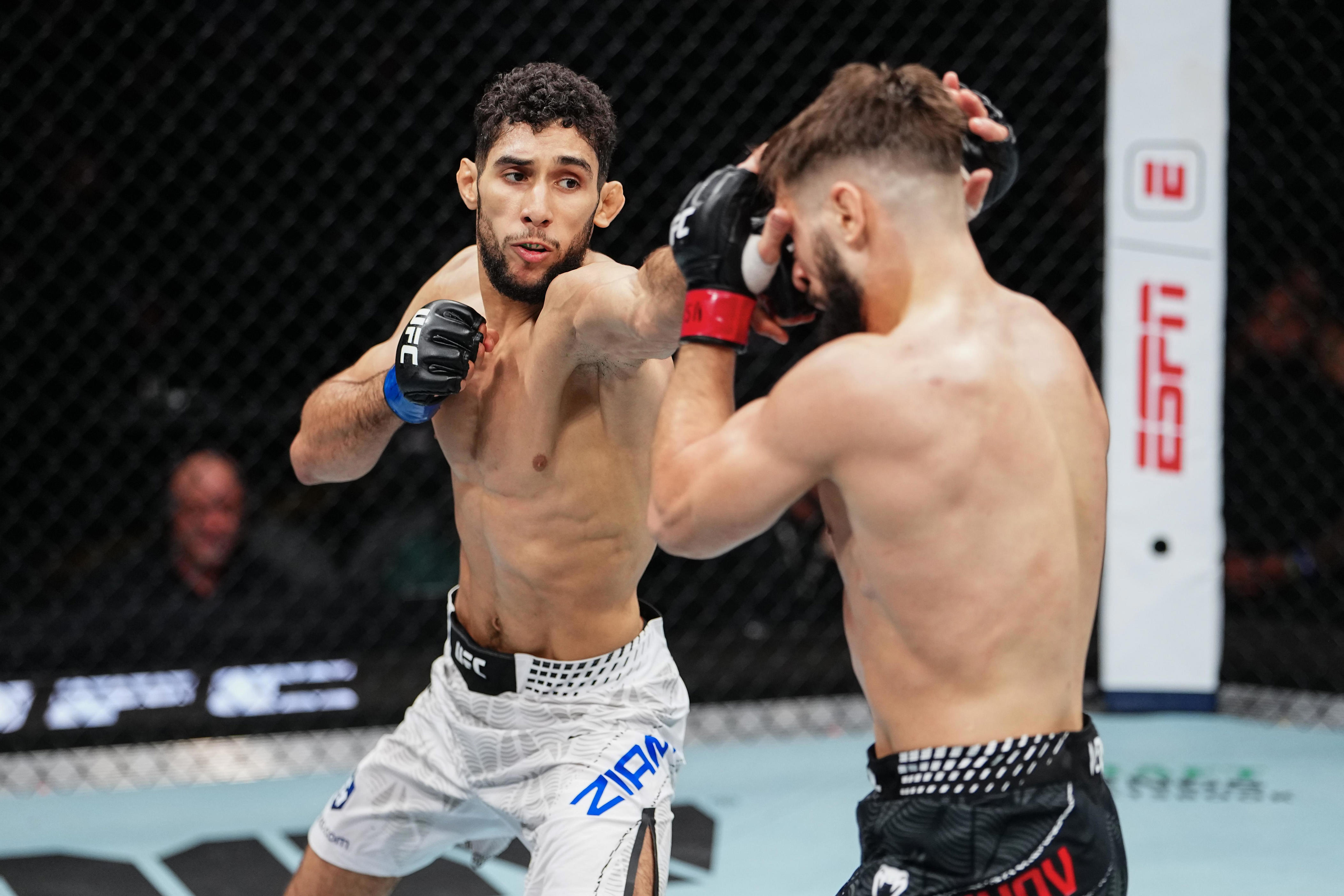 UFC Vegas 118 main card odds, breakdowns and predictions | X-Factor