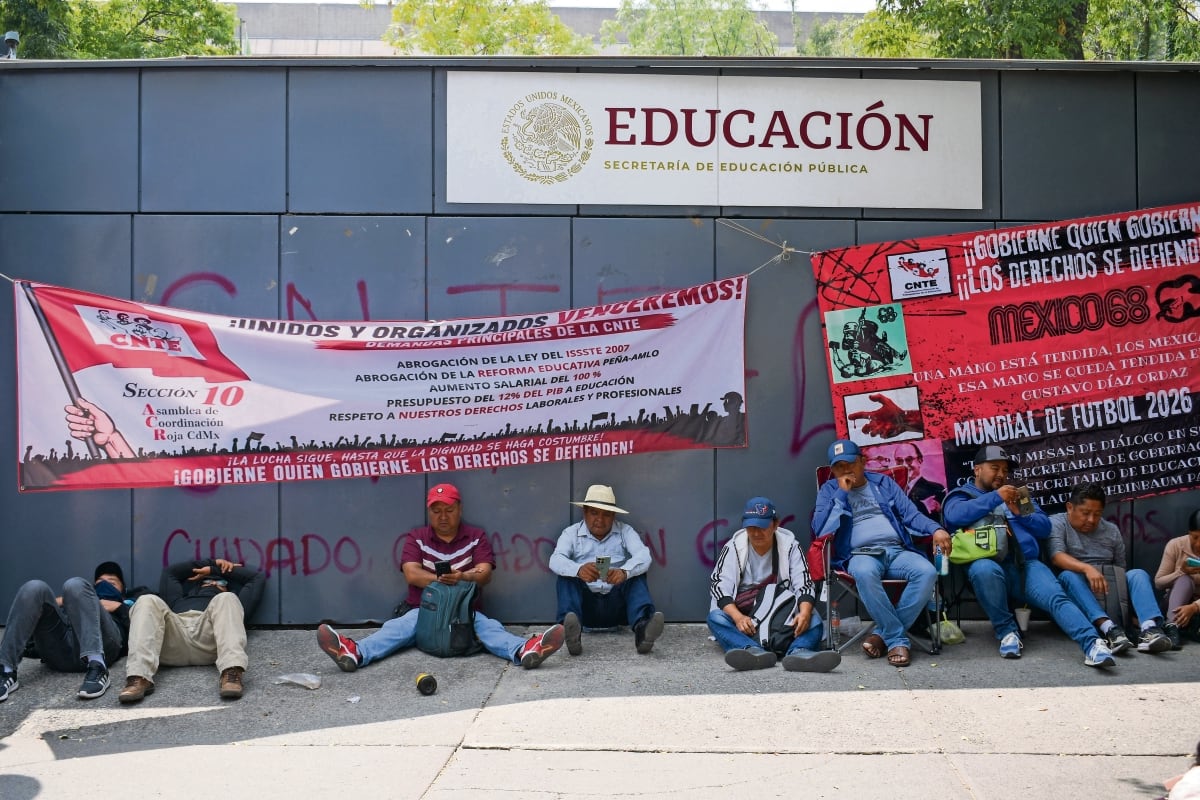 CNTE se lleva plazas, becas, crematorios… y 800 mdp