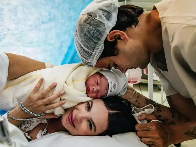 Sthefany Brito anuncia nascimento de Filippo, seu terceiro filho com ...