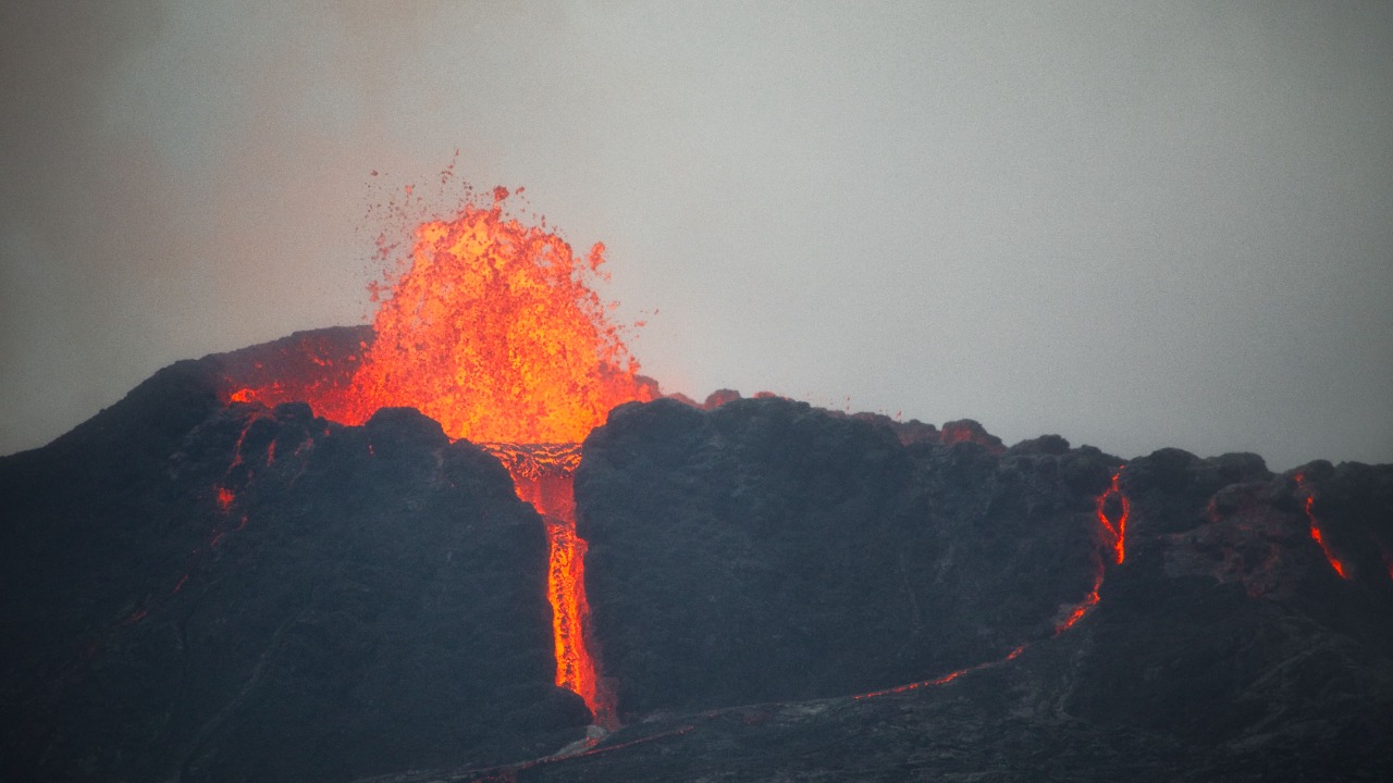 Episode 49 of Kīlauea’s ongoing Halemaʻumaʻu eruption is forecast to ...