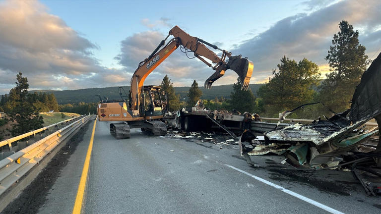 Westbound I-90 reopens after semi-truck fire near Cle Elum, WA