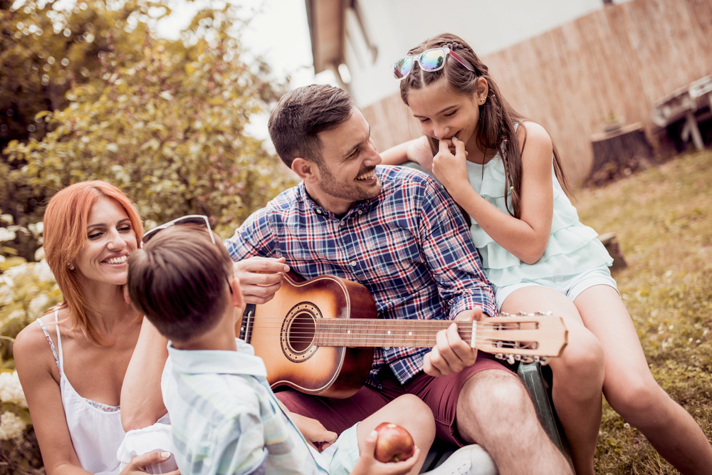 20 fun family traditions to try in 2025