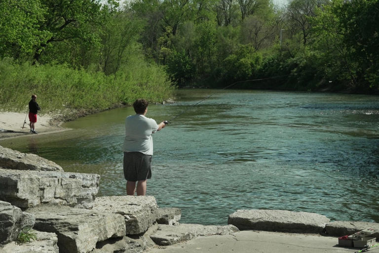 The battle to reclaim Iowa’s waterways as pollution halts summer fun