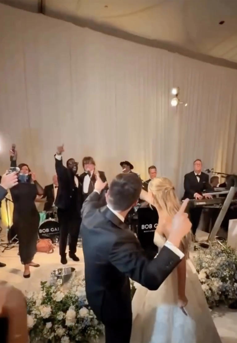 Richie Sambora sings Bon Jovi hit at daughter’s wedding more than a ...