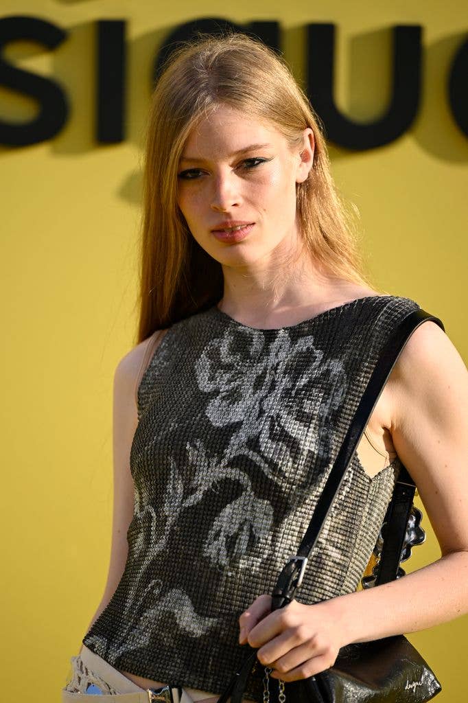Elon Musk's model daughter has horrified reaction to question about ...