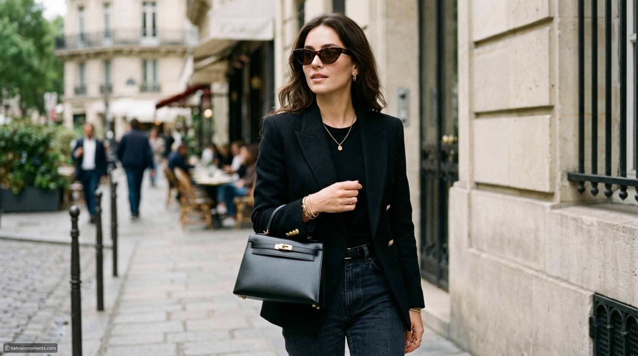 If you want to look more French, wear black blazers with this denim trend