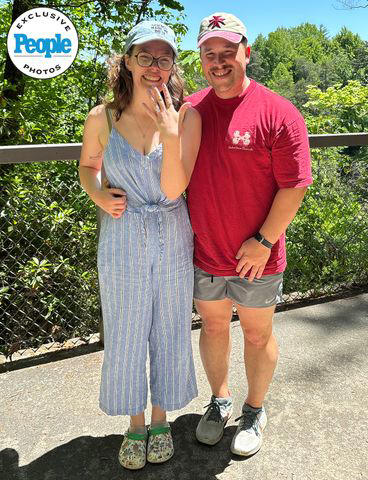 Woman surprised when boyfriend got down on one knee and proposed. The ...