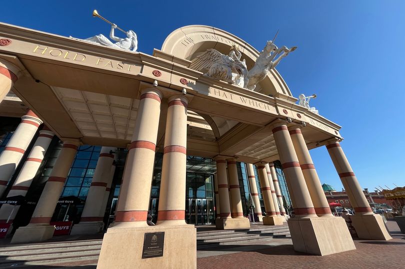 Huge Trafford Centre event cancelled as families left hundreds of ...