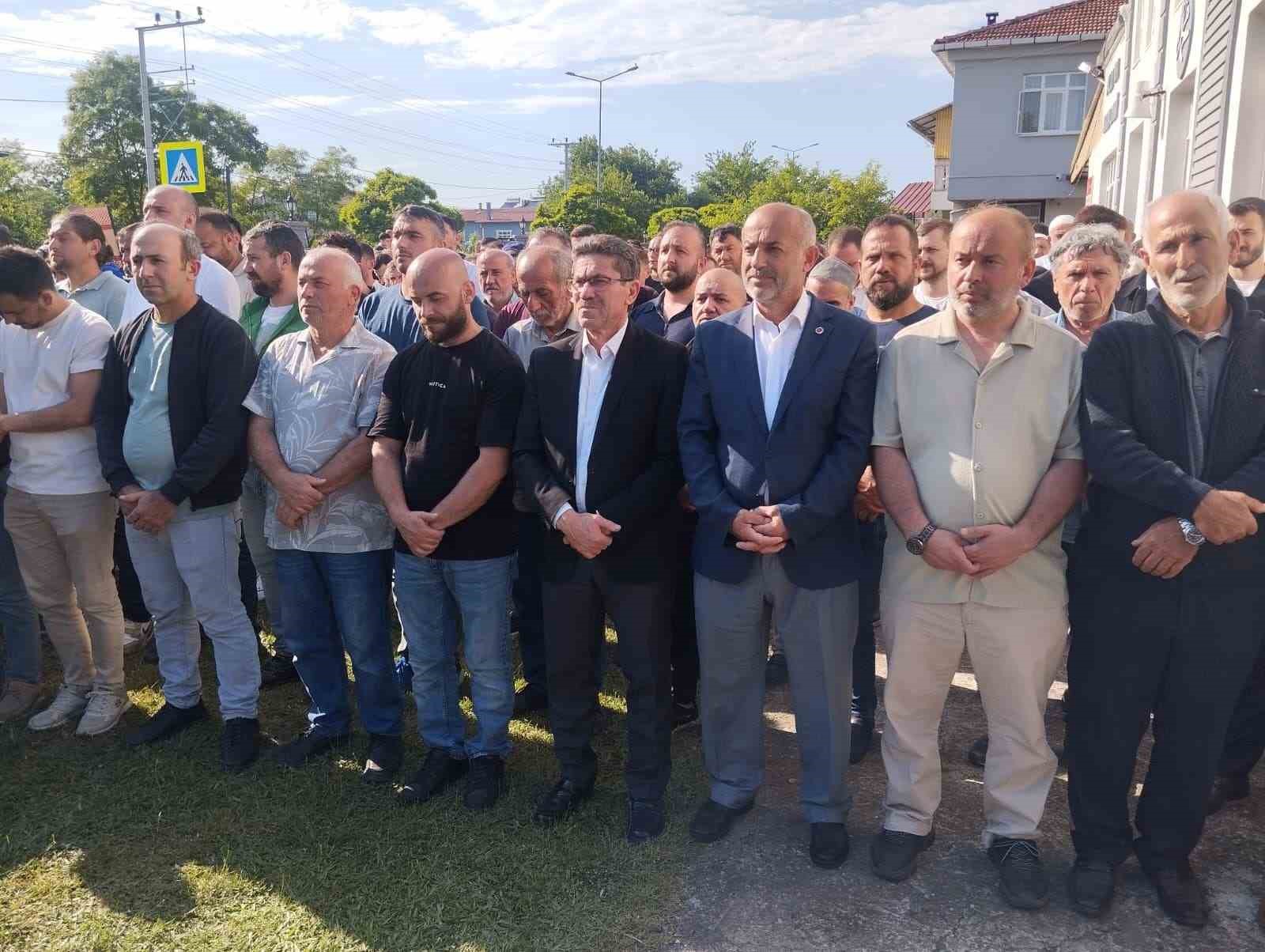 Fabrikadaki elektrik faciasında ölen Yunus Çekiç defnedildi