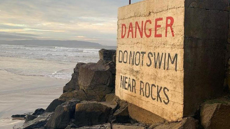 Bathing warning lifted after pollution investigation