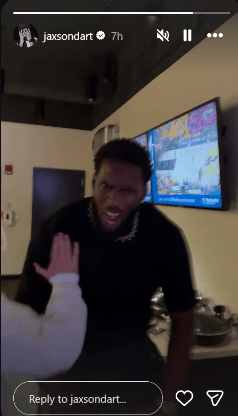 Jaxson Dart, Giants teammates celebrate huge Knicks moment in suite ...