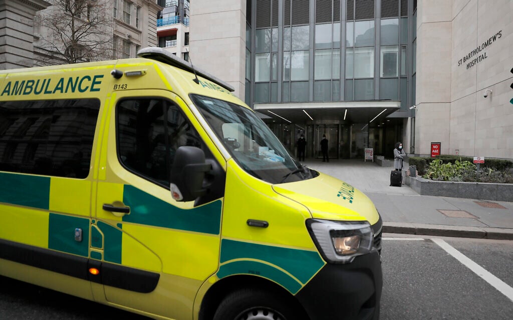 In antisemitism crackdown, UK will bar NHS workers from wearing ...