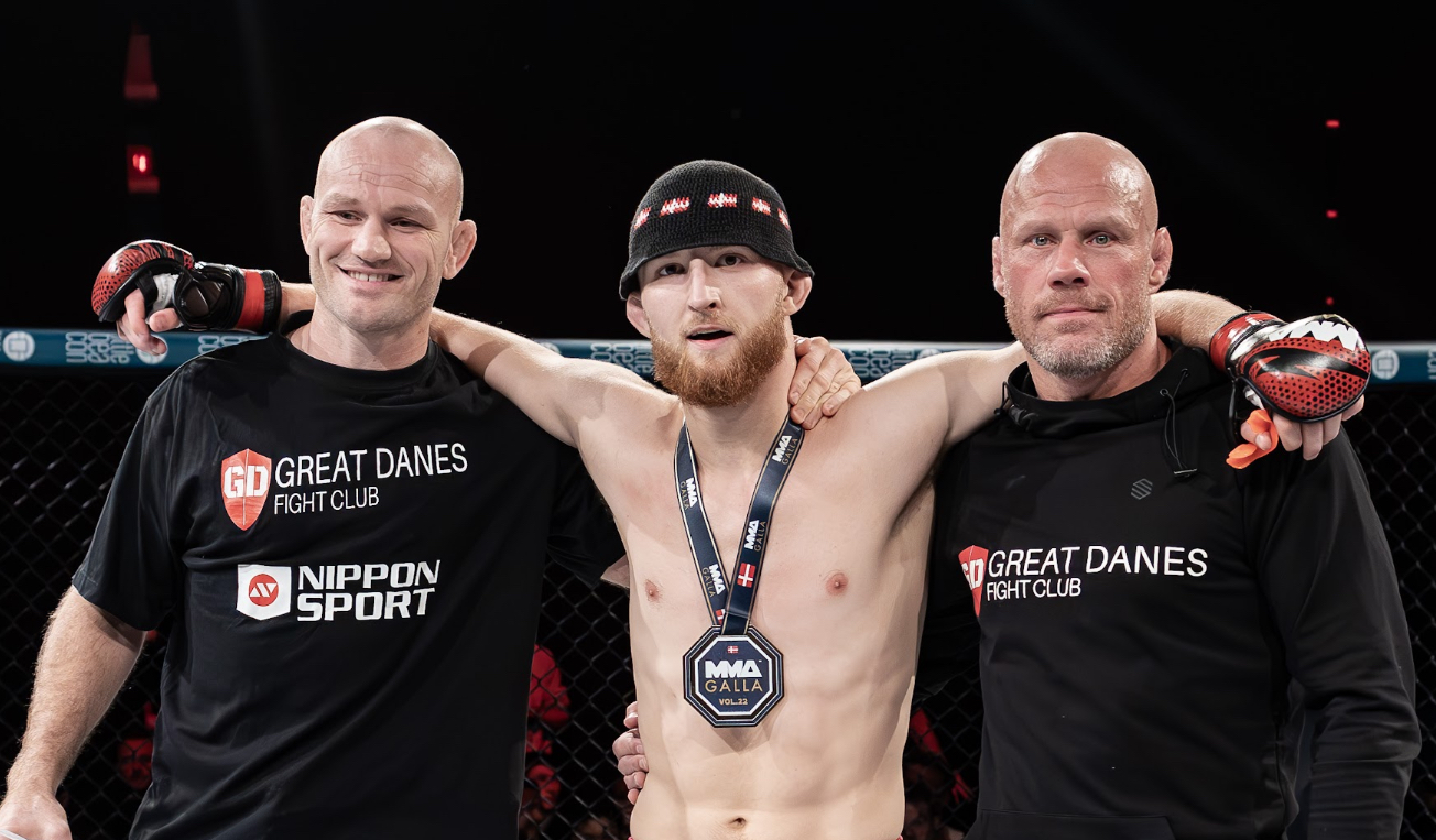 Fynsk MMA-talent skriver historisk pro-kontrakt: "Han har en lys ...